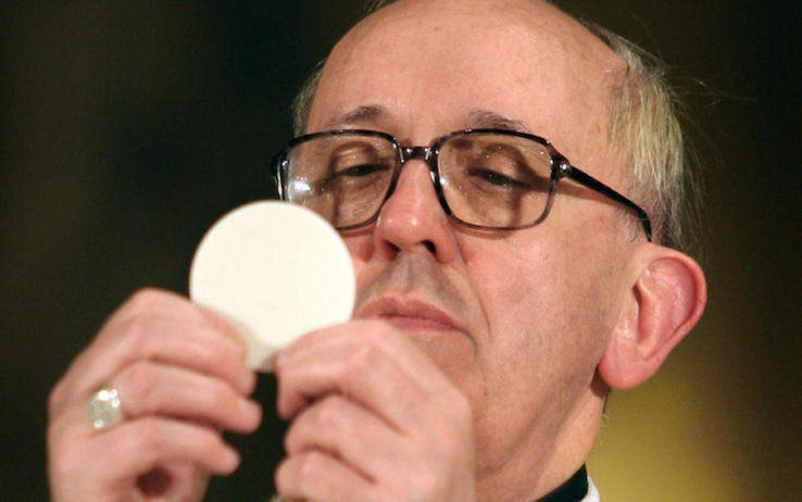 Don Ramon Guidetti, il parroco scomunicato dopo offese a Papa Francesco ...