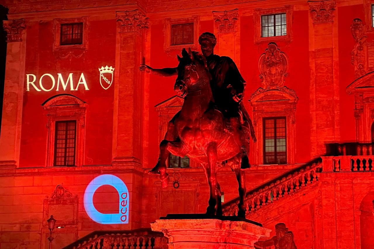 Roma, i palazzi si illuminano di rosso contro la violenza di genere ...