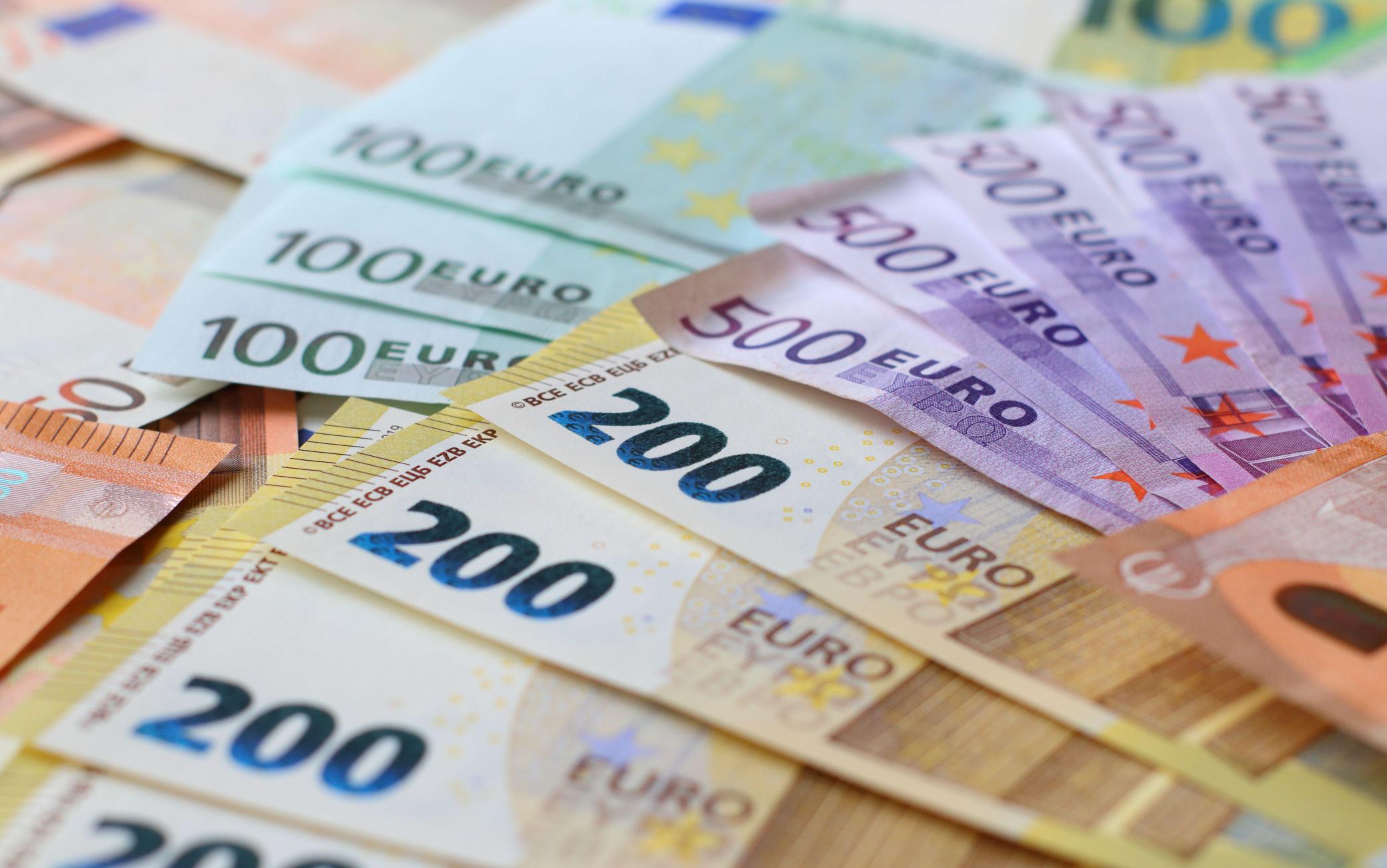 Rinnovo contratto commercio, cosa prevede: da aumenti di 240 euro a una ...