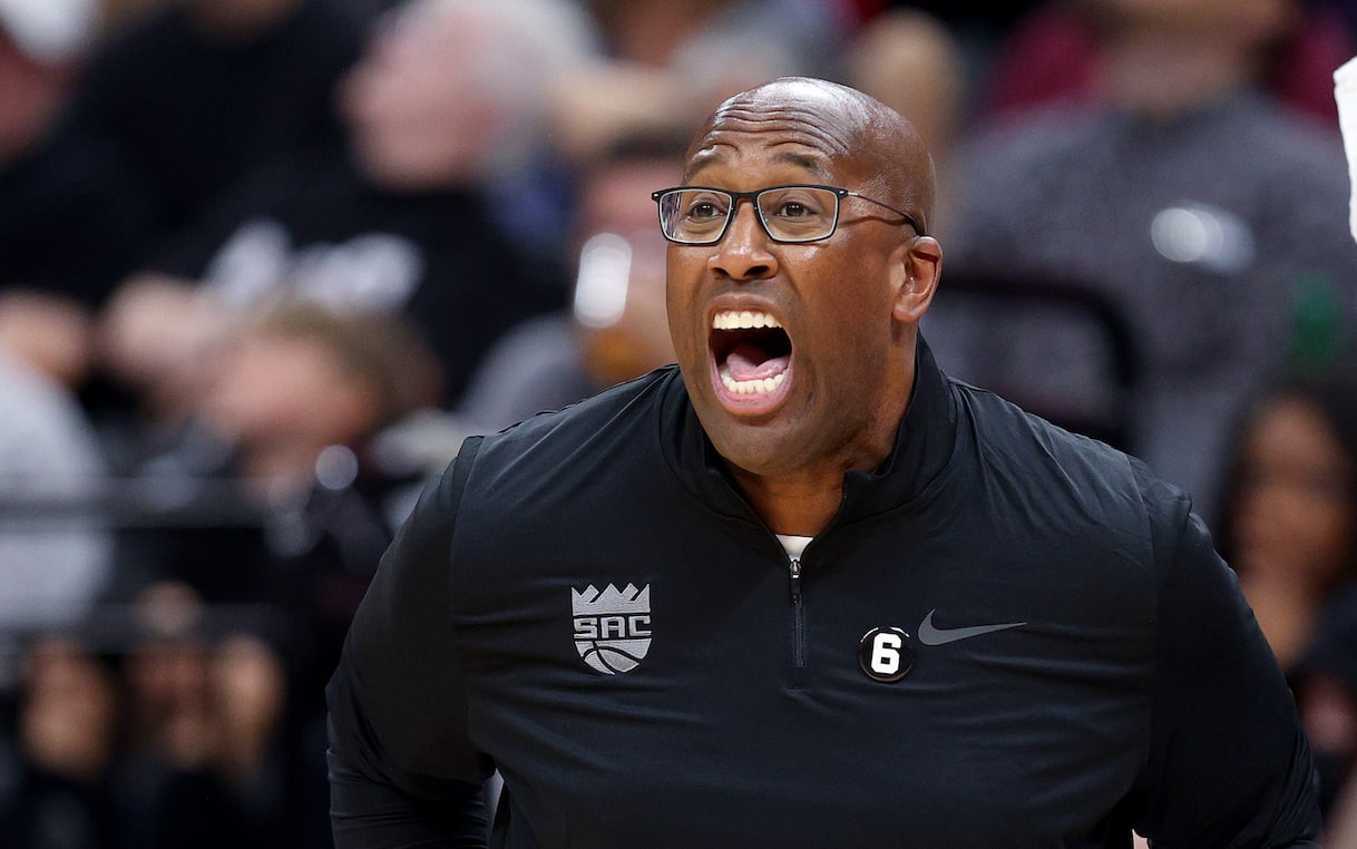 NBA, i colleghi allenatori votano Mike Brown come coach dell'anno | Sky ...