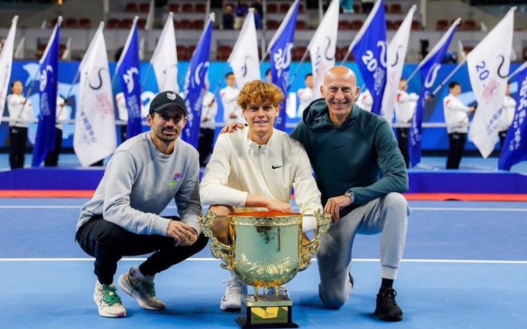 Sinner, l'allenatore e il team: da Vagnozzi e Cahill al padre Hanspeter ...