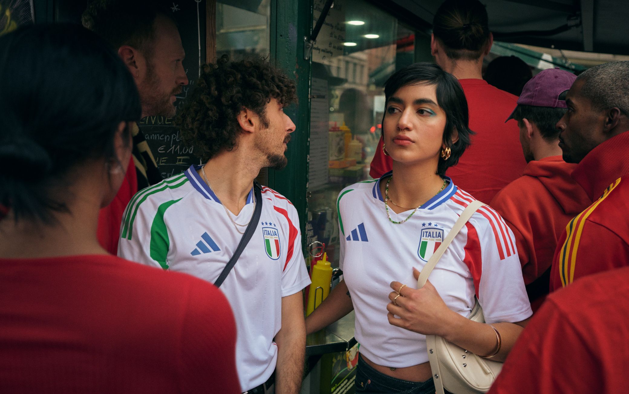 Italia, le nuove maglie per gli Europei 2024 | Sky Sport