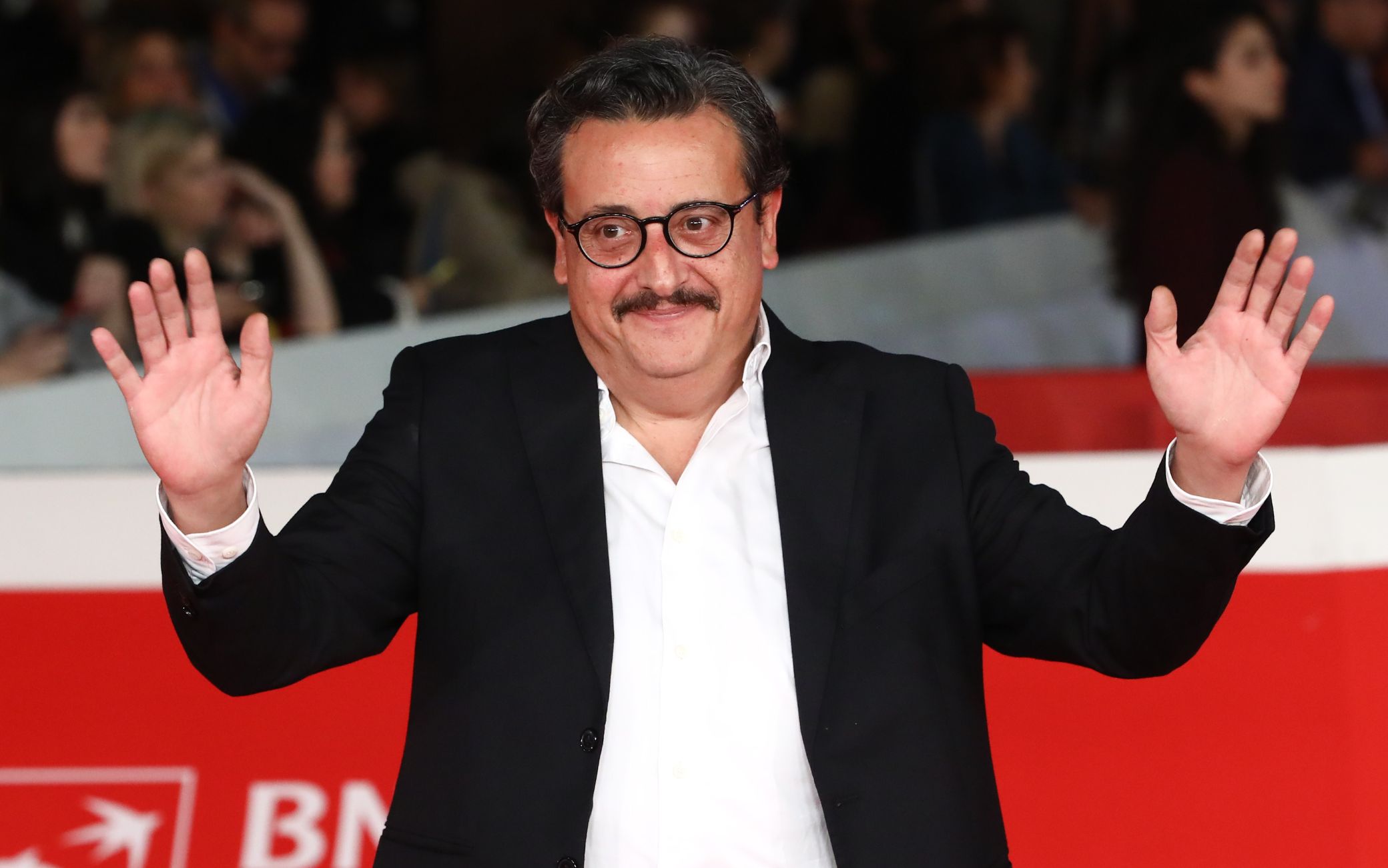 Mike, gli attori del cast della miniserie sulla vita di Mike Bongiorno ...