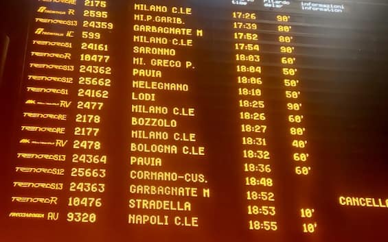 Milano, treni bloccati, ritardi e cancellazioni fino a 2 ore per un ...