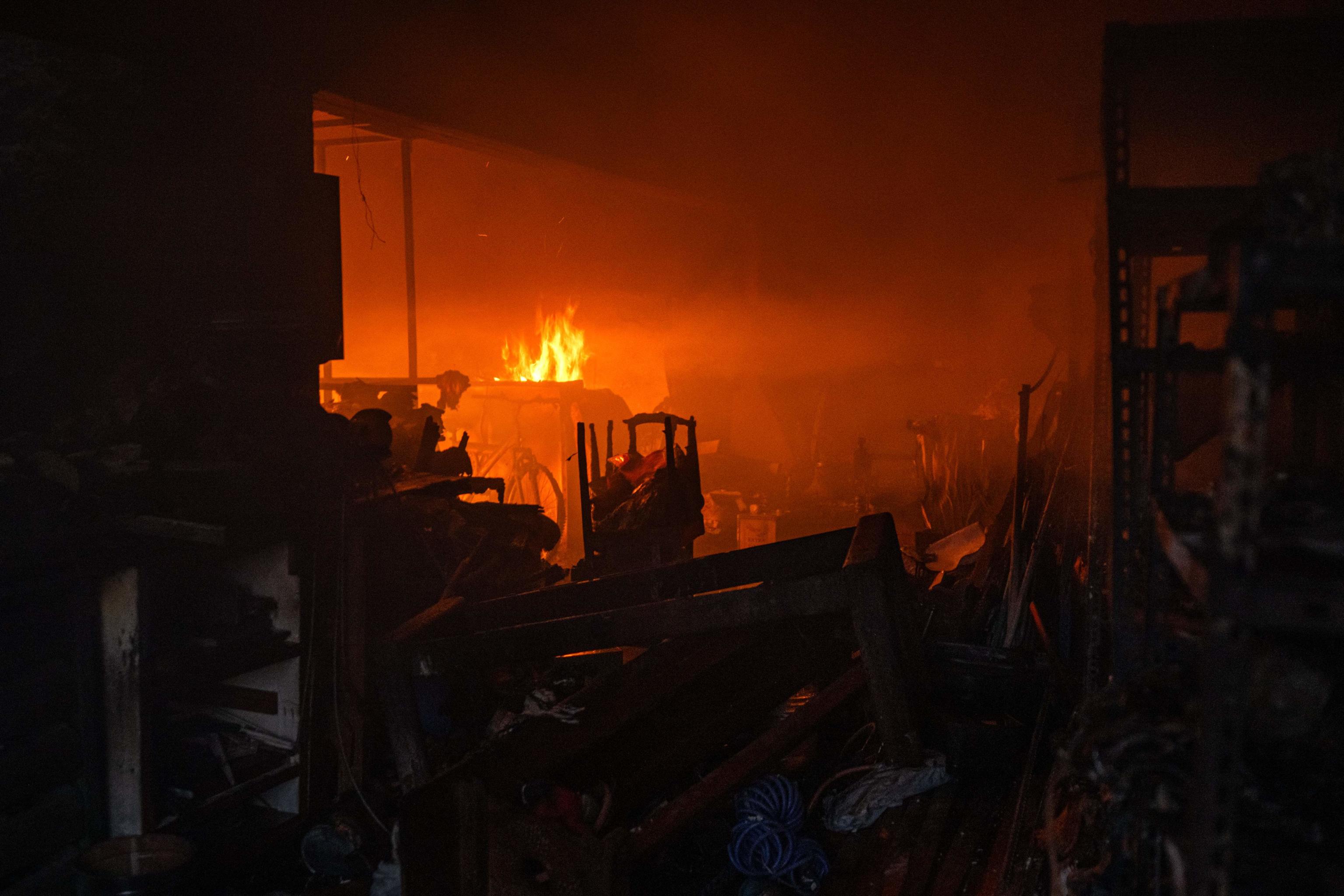 Grecia in fiamme, incendi a 30 Km da Atene. Emergenza anche in Albania ...