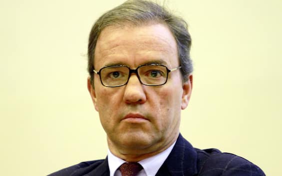 Giuseppe Caprotti, nel libro 'Le ossa dei Caprotti, una storia italiana ...