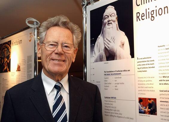 È morto Hans Kung, il teologo che contestò l'infallibilità del Papa ...