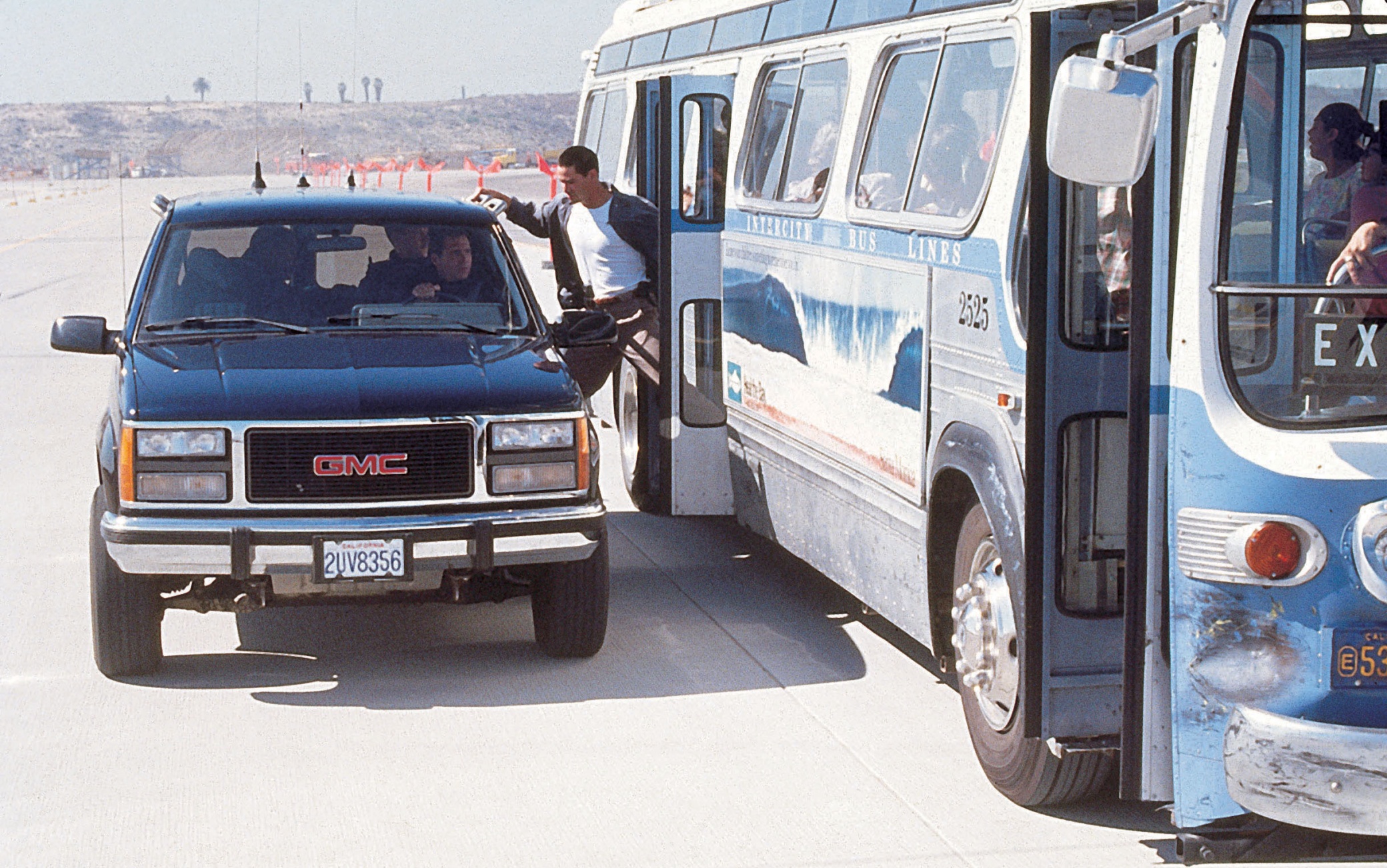 'Speed', 30 anni fa l'uscita del film con Keanu Reeves e Sandra Bullock ...