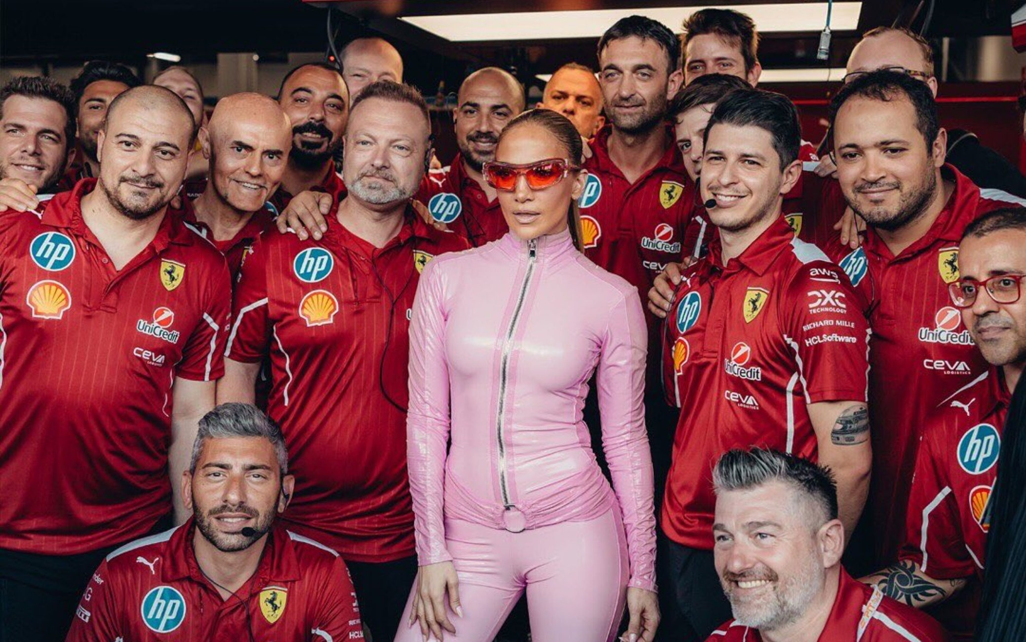 F1, GP Arabia Saudita: Jennifer Lopez al paddock e box Ferrari. Foto | Sky Sport