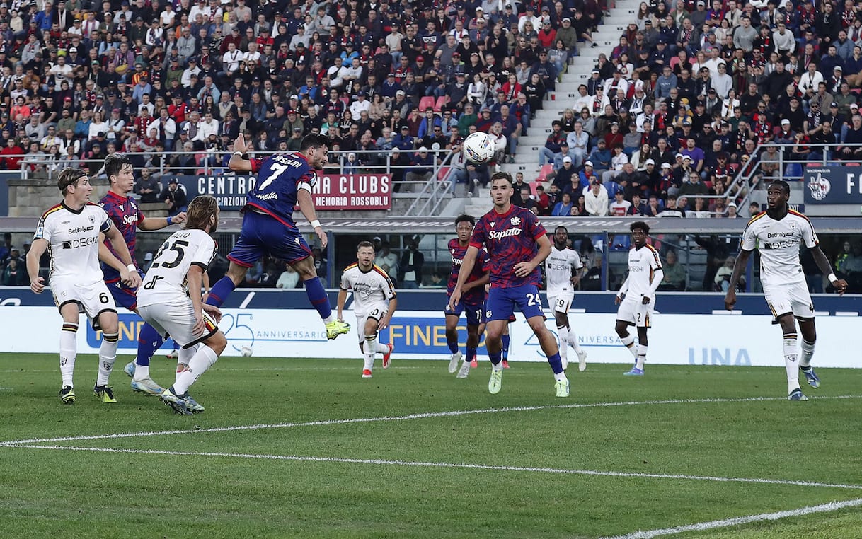 Bologna Lecce 1-0, gol e highlights. Rete di Orsolini, Italiano vince ...