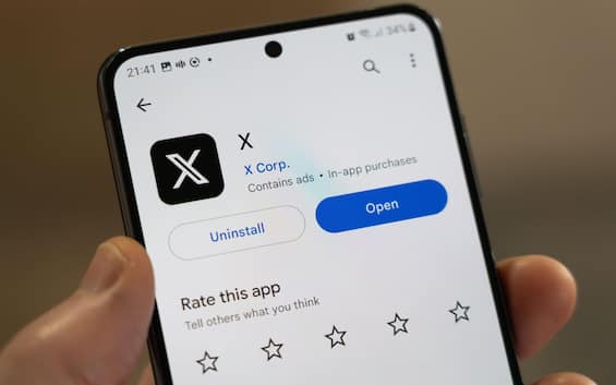 X, l'App di Elon Musk introduce l'etichetta 'contenuti per adulti ...