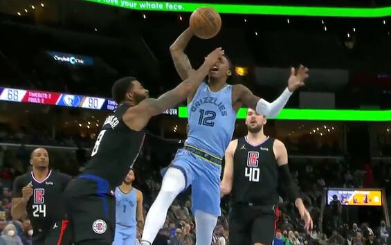 NBA, Marcus Morris stende Ja Morant in volo: espulso. VIDEO | Sky Sport
