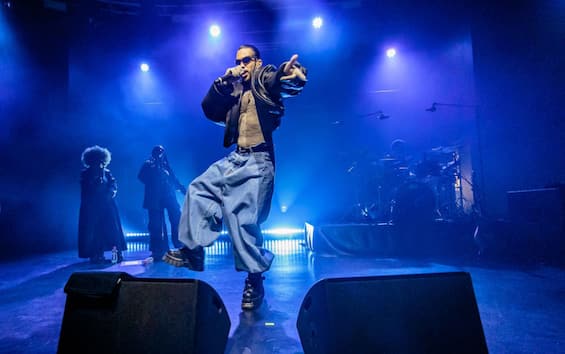 Mahmood al Fabrique di Milano: 'Che bello tornare a casa' | Sky Tg24