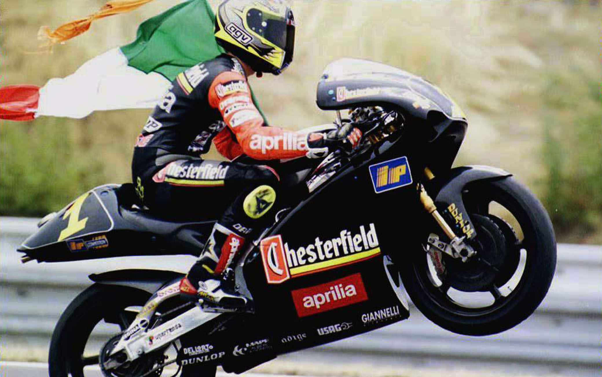 La storia dell'Aprilia: dai Mondiali di Biaggi e Rossi ai trionfi in ...