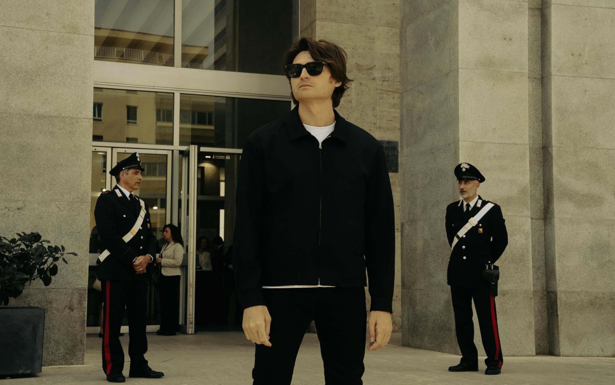 Io sono la fine del mondo, trama e cast del film con Angelo Duro al ...