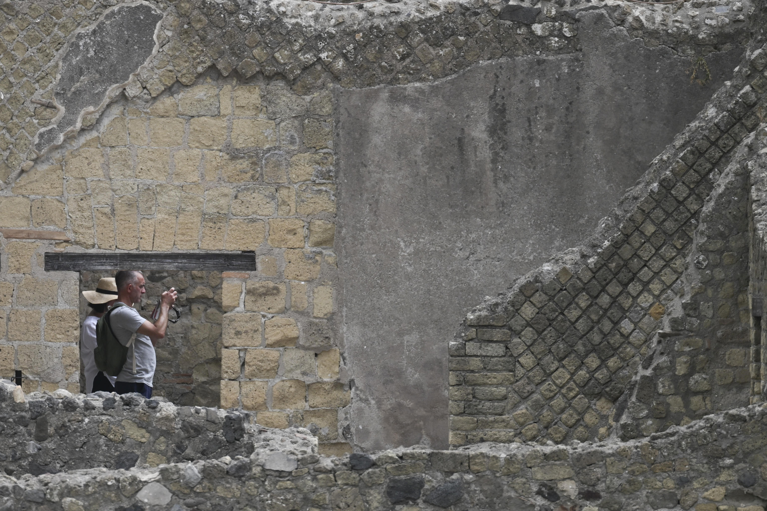 Ercolano, l'antica spiaggia di Herculaneum torna visitabile. FOTO | Sky ...