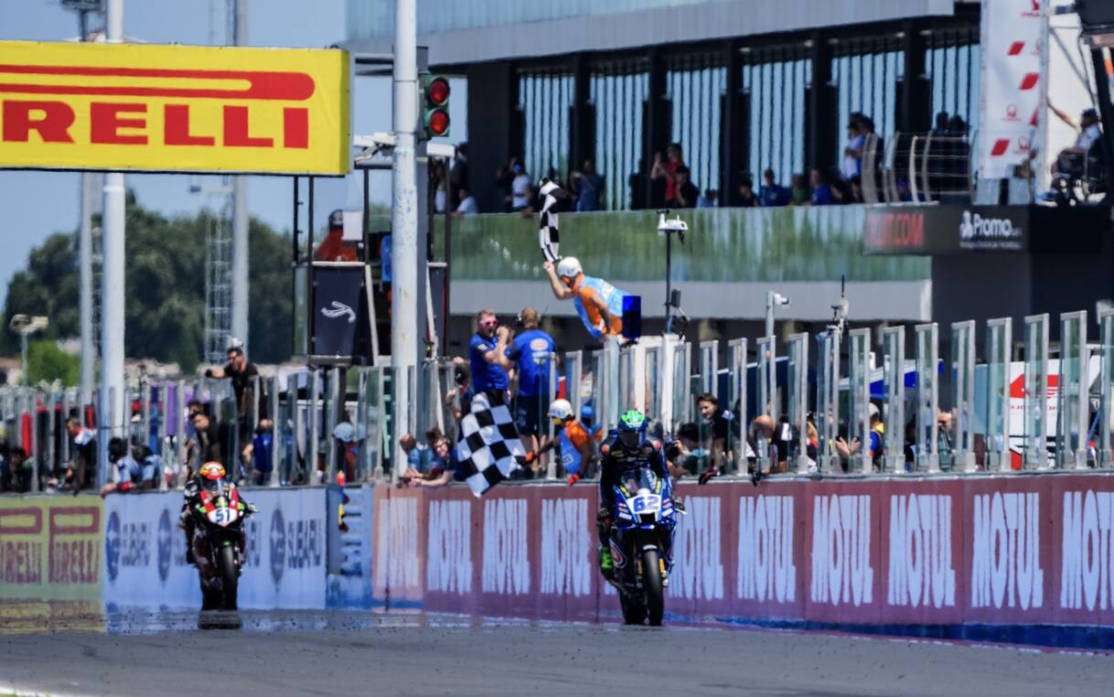 Supersport a Misano: Manzi intoccabile in Gara 1, Thompson batte Gaggi ...