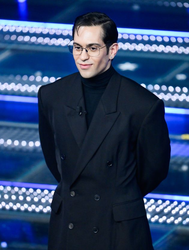 Look Sanremo, tutti i look e i vestiti indossati da Mahmooed e Geppi ...