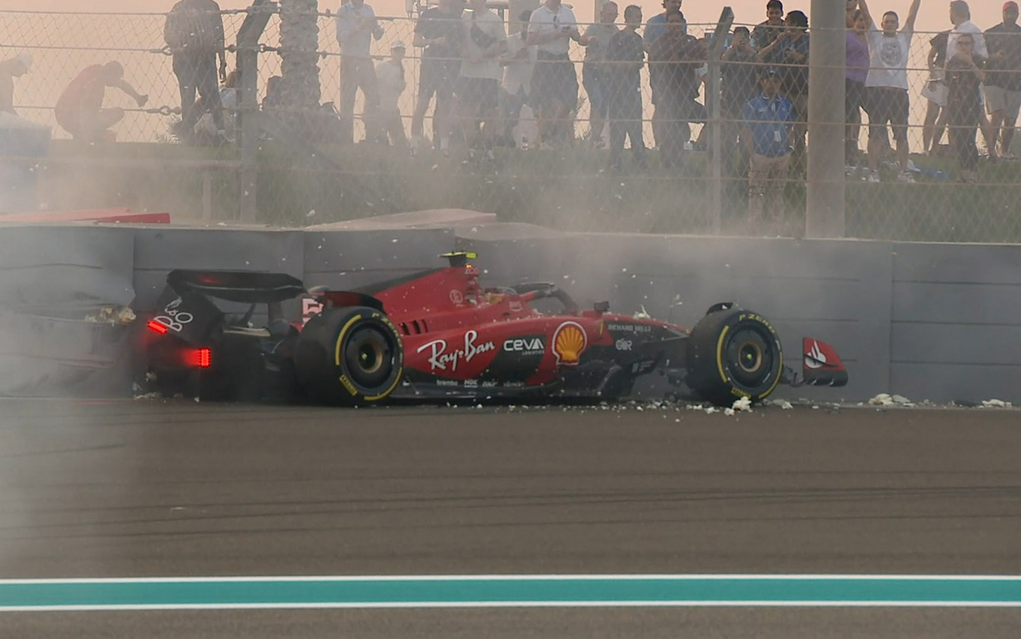 F1, GP Abu Dhabi: Sainz e quel bump evidente prima dell'incidente nelle ...