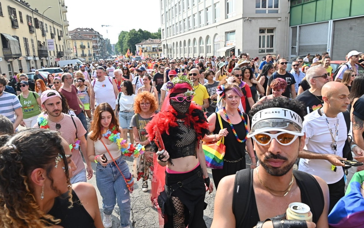 Milano Pride 2023, programma e percorso parata: orari e ospiti | Sky TG24