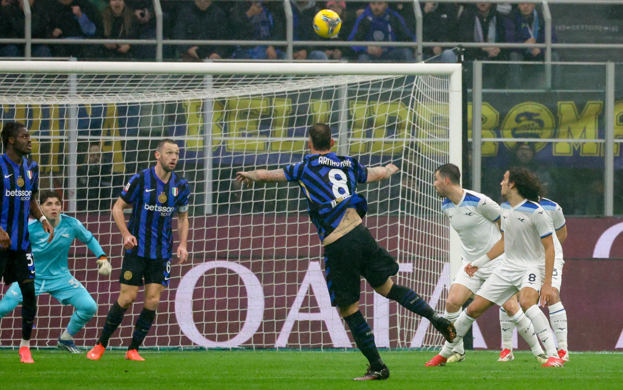 Gol di Arnautovic in Inter Lazio, per l'AIA fuorigioco De Vrij non ...