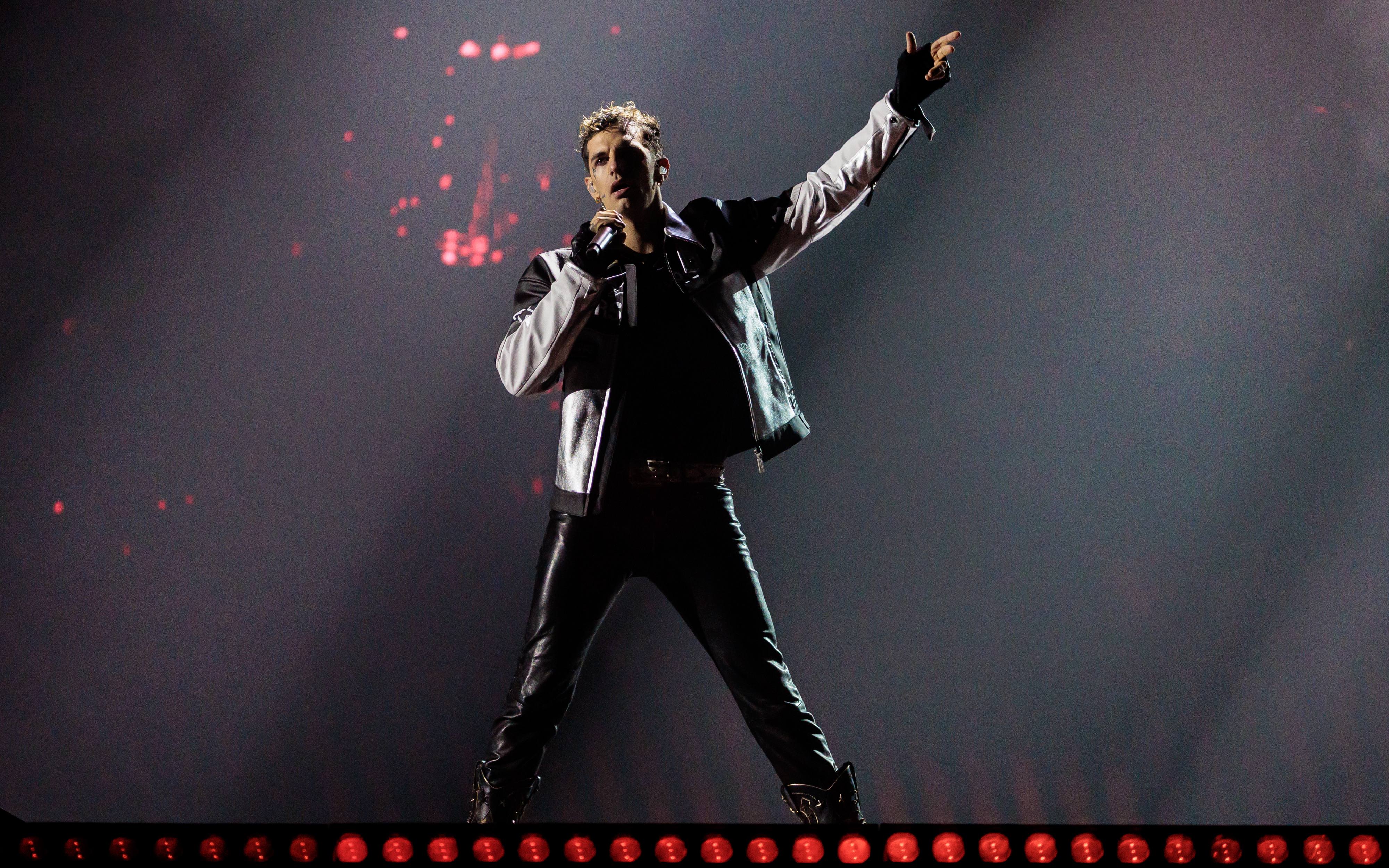 Achille Lauro, è uscito il videoclip del nuovo singolo Senza Una ...