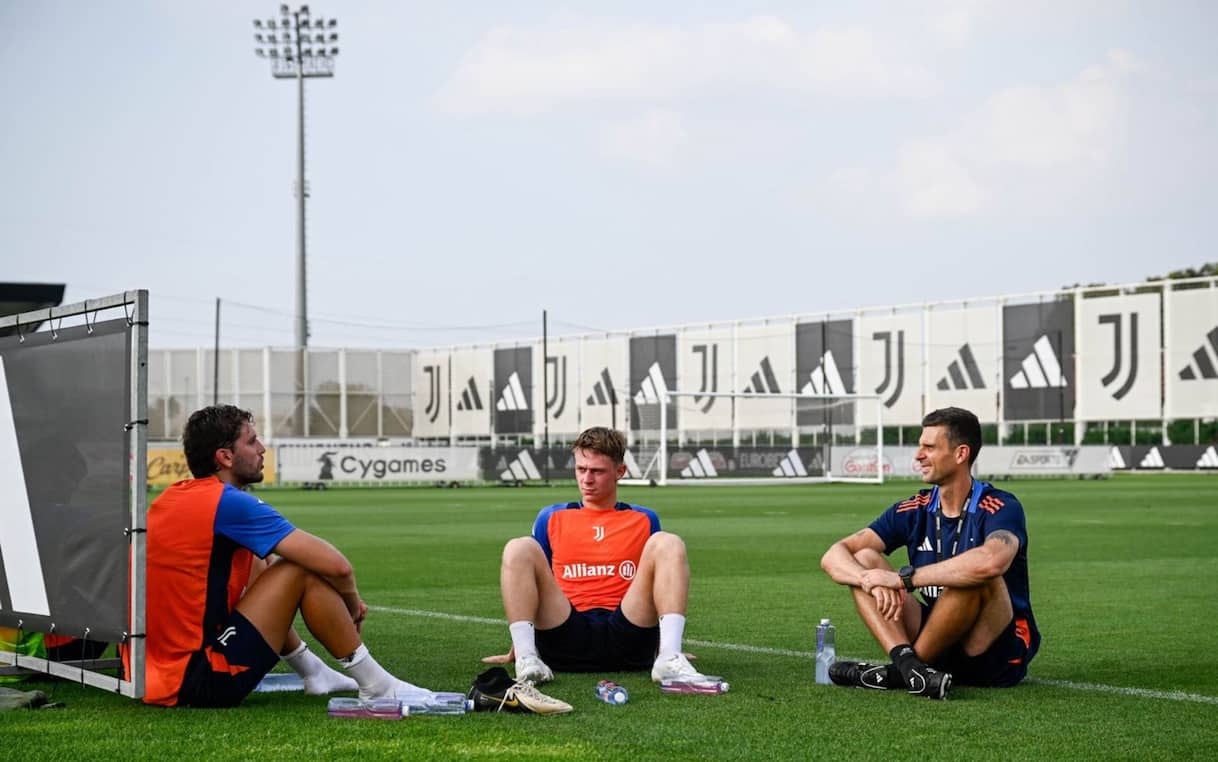 Juve verso la Serie A: le foto del primo allenamento di Thiago Motta