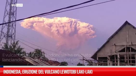 Indonesia, eruzione del vulcano Lewotobi Laki-Laki | Video Sky TG24