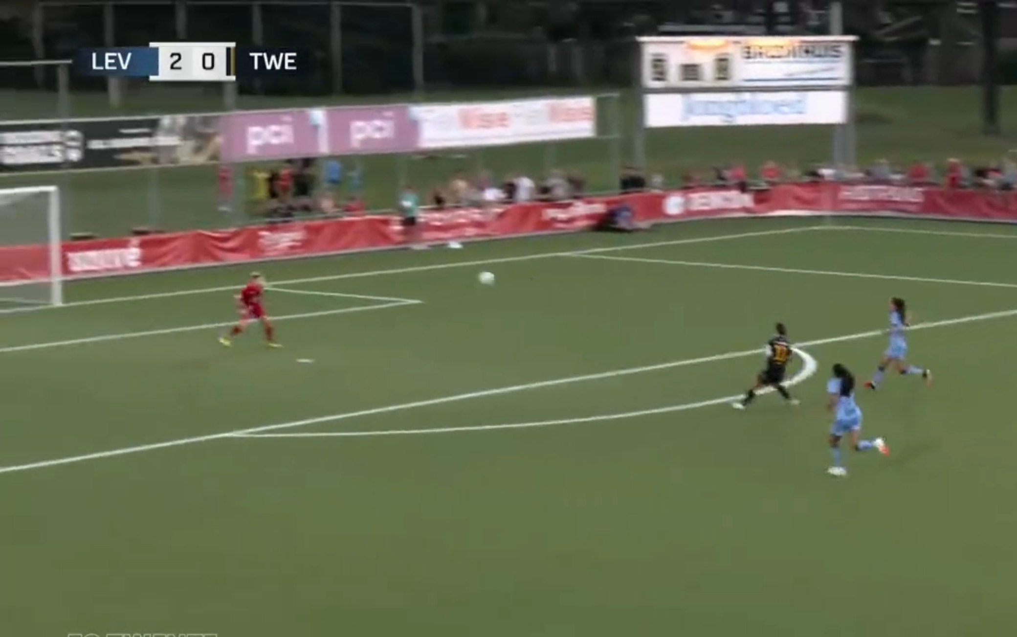 Champions femminile, il Twente fa gol senza restituire palla al Levante. Video | Sky Sport