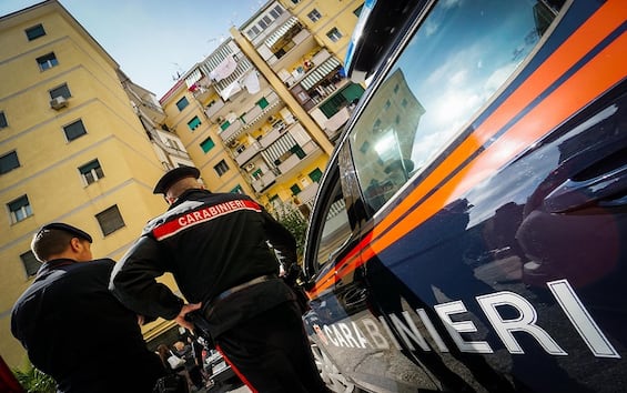Novara, uccide la moglie malata di 87 anni e tenta il suicidio | Sky TG24