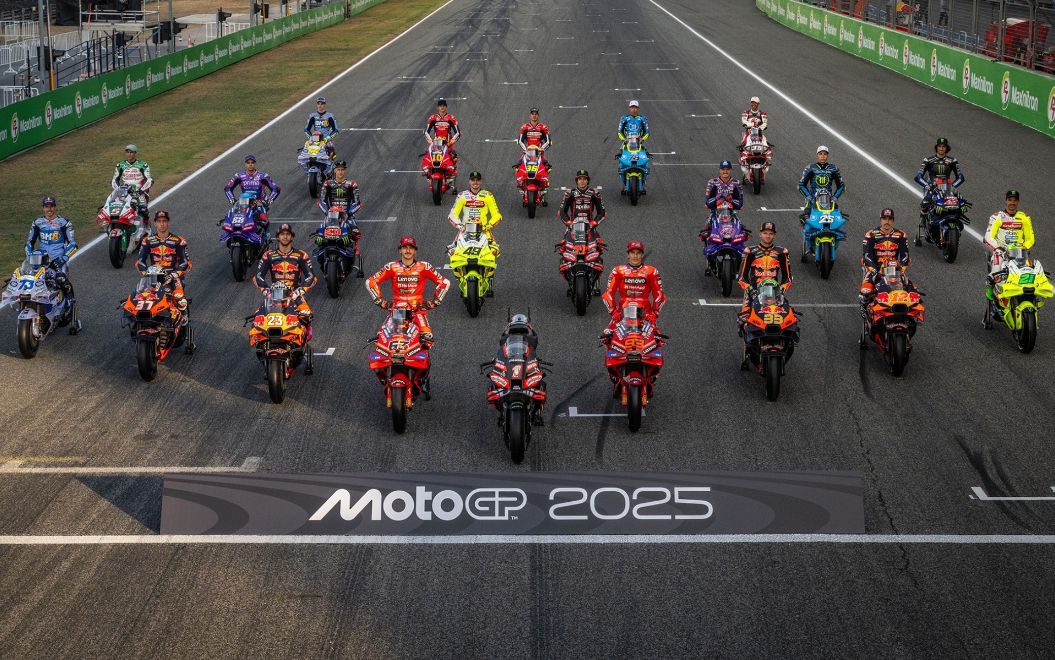MotoGp 2025, i piloti fanno le foto di gruppo del nuovo mondiale | Sky Sport