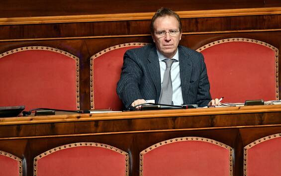 Bergamo, l'ex assessore Piccinelli condannato a 5 anni per corruzione | Sky TG24