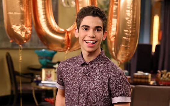 Addio a Cameron Boyce, chi era il Luke Ross della serie 'Jessie' | Sky TG24