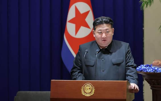 Corea del Nord, Kim Jong-un: 'Serve rapida espansione dell'arsenale nucleare' | Sky TG24