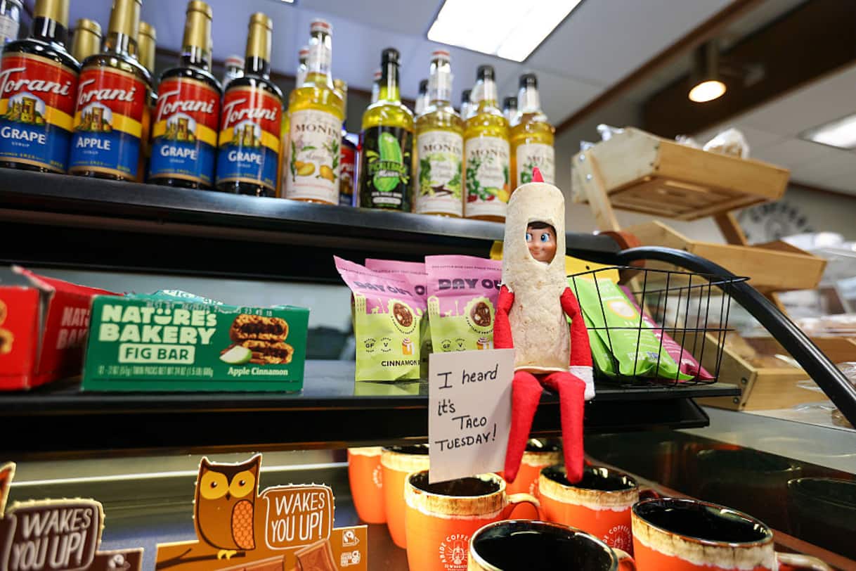 Elf on the Shelf, storia dell'elfo dispettoso del Natale e 15 idee di ...