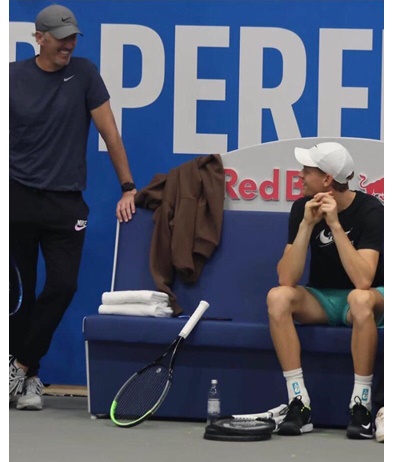 Sinner, l'allenatore e il team: da Vagnozzi e Cahill al padre Hanspeter ...