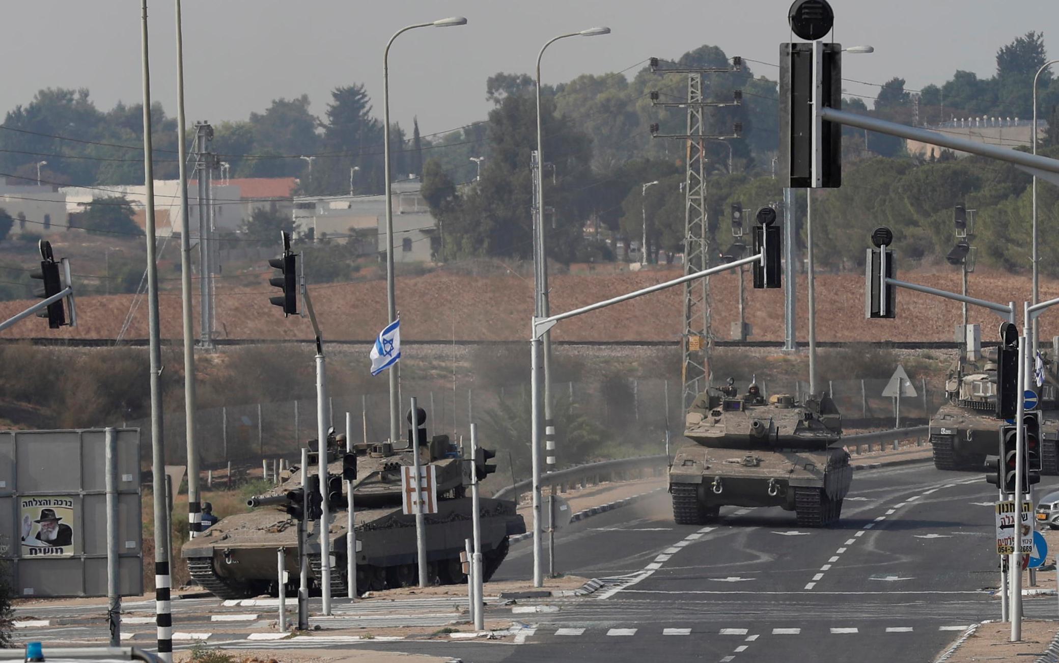 Guerra Israele-Hamas, carri armati e uomini di Tel Aviv al confine con Gaza. FOTO | Sky TG24