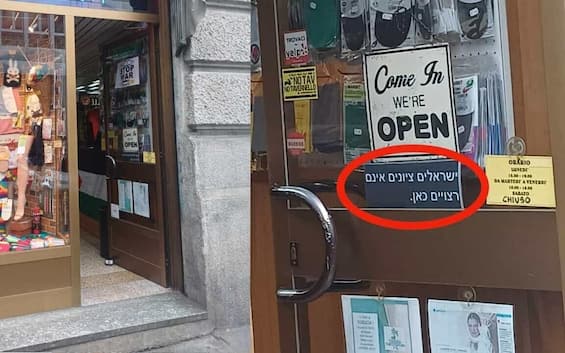 Milano, cartello contro gli israeliani sionisti in un negozio | Sky TG24