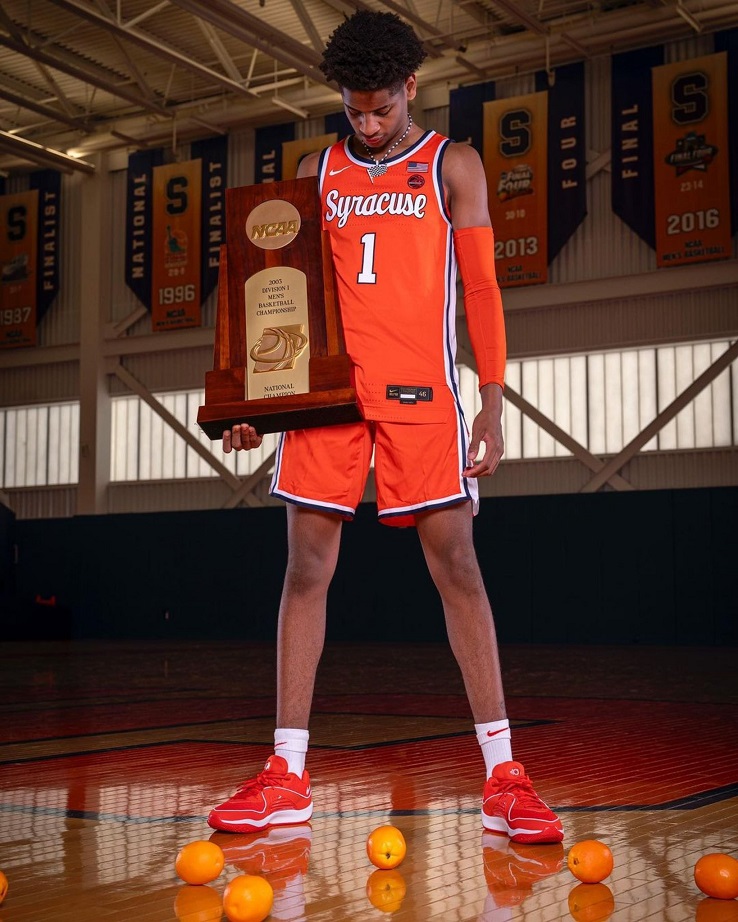 NBA, Kiyan Anthony posa con la maglia dei Syracuse Orange che fu di suo ...