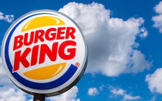 Burger King, manager trasmette sui social aziendali la festa di ...