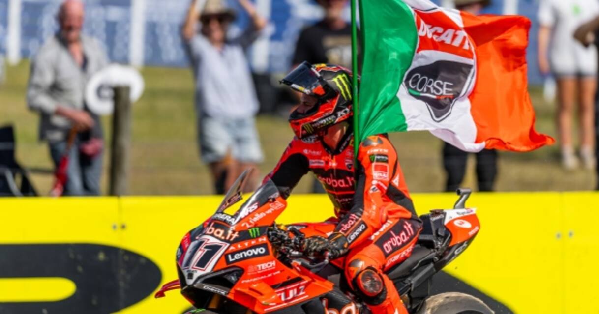 Superbike a Phillip Island: Re Bulega fa tripletta, Booth-Amos vince Gara 2 Supersport. Video ...