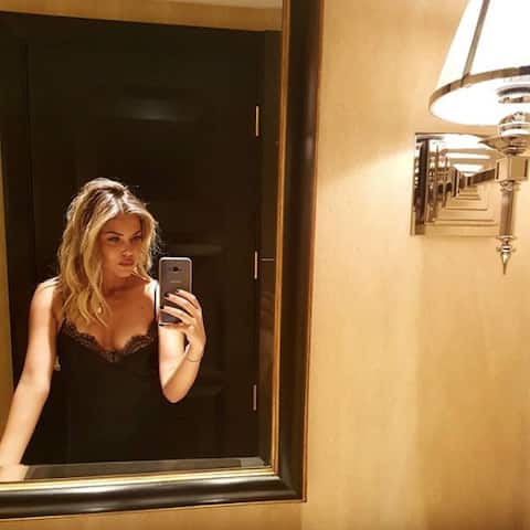 Costanza Caracciolo, le foto più sexy della compagna di Bobo Vieri