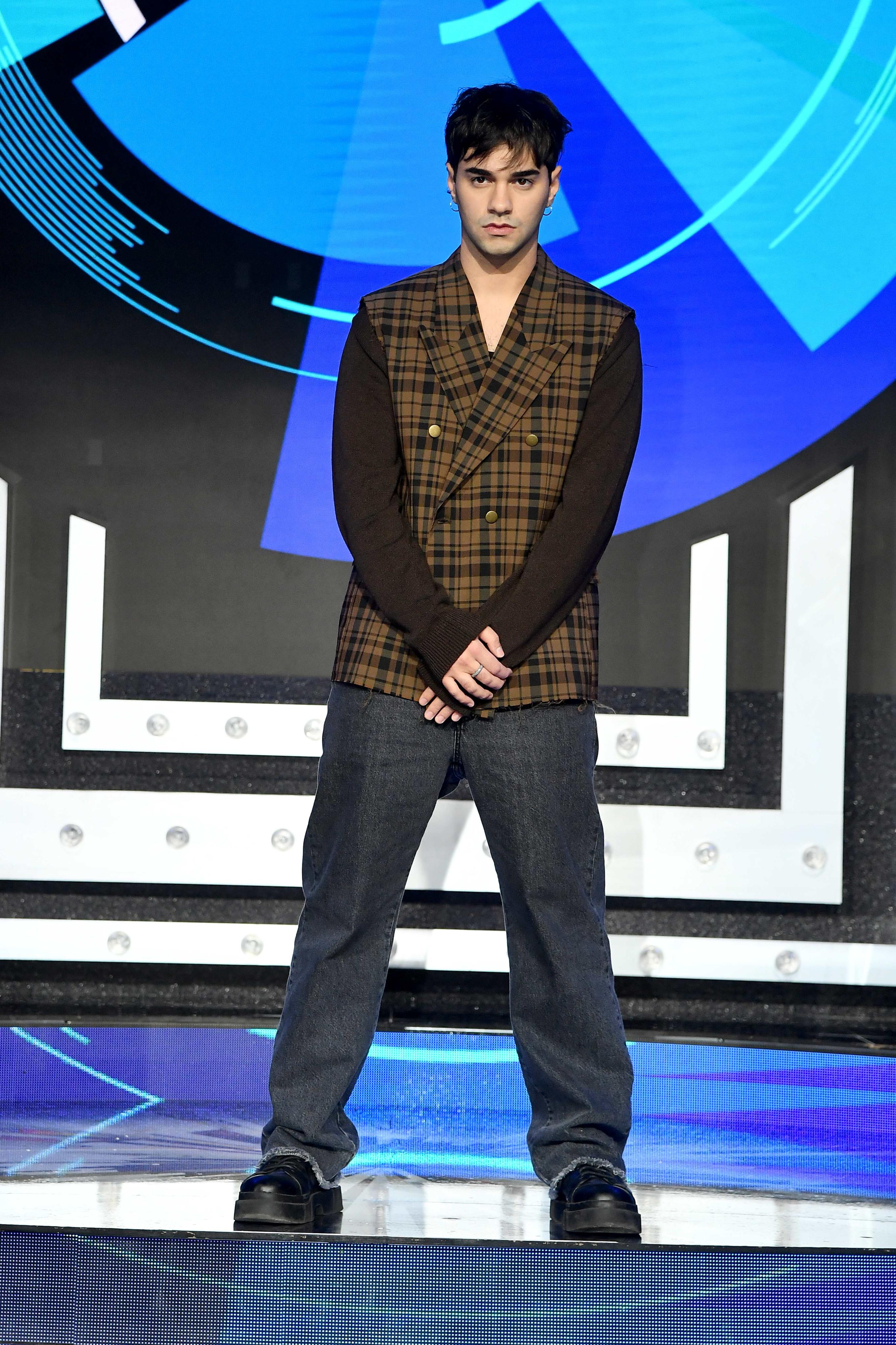 Chi è Maninni, sul palco di Sanremo 2024 con Spettacolare: la ...