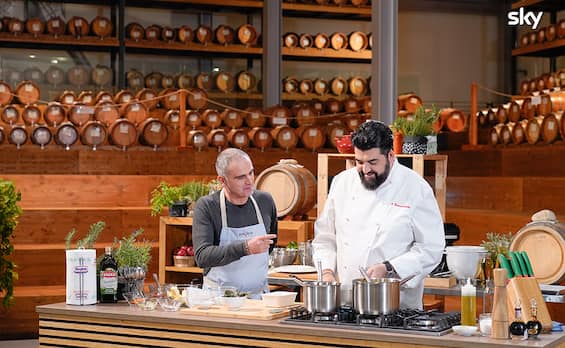 Cucine da incubo, chef Cannavacciuolo in missione a Modena. Le anticipazioni | Sky TG24