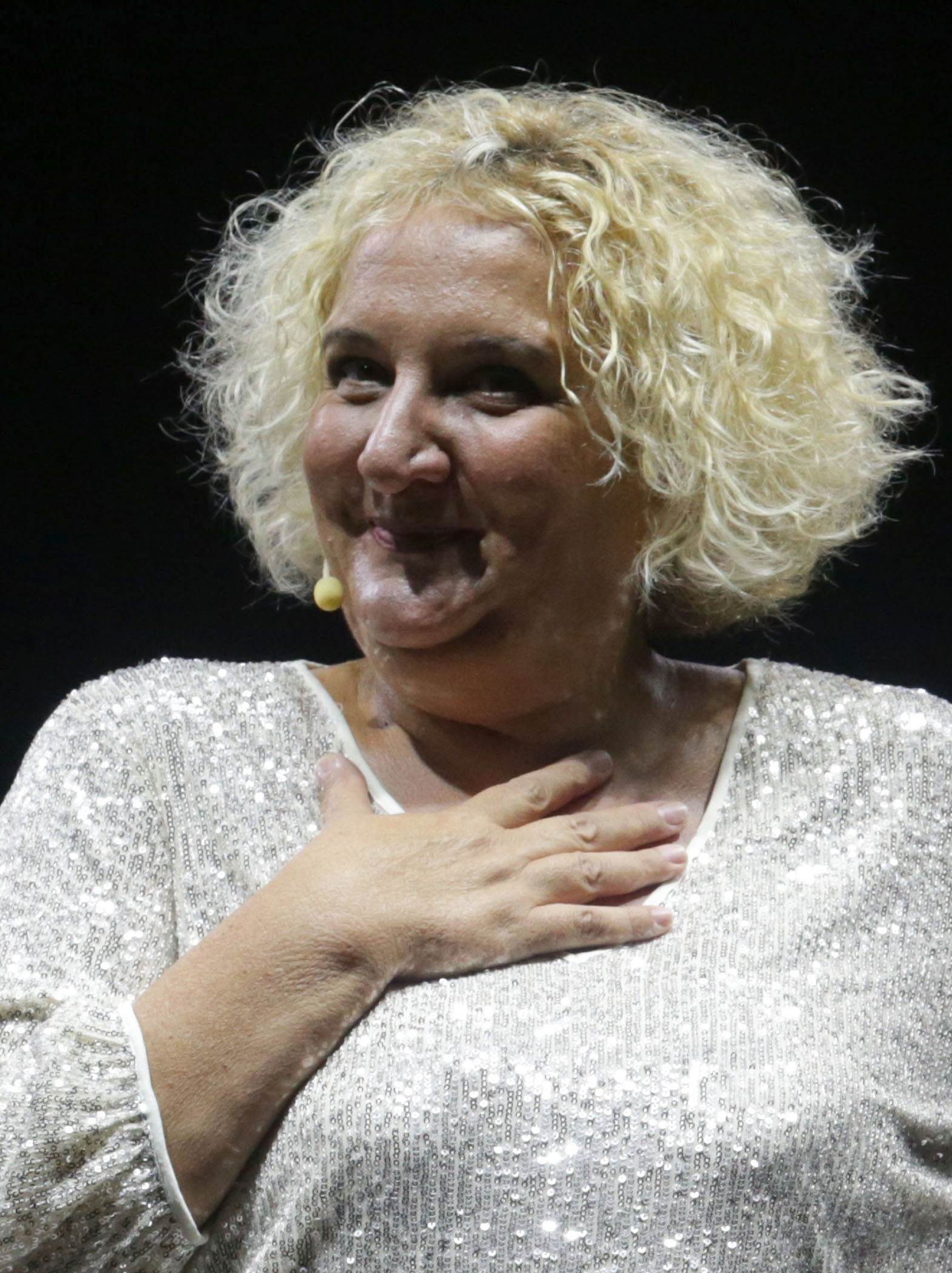 Zelig 2025 al via stasera, chi sono i 18 comici del programma condotto ...