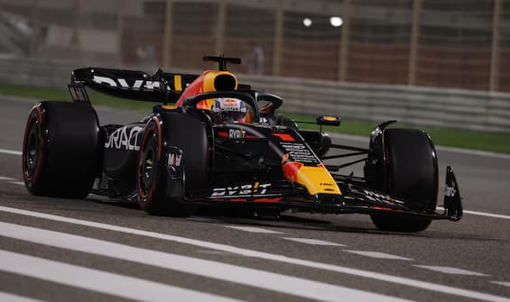 F1 in Bahrain, a Verstappen la pole. Terza la Ferrari di Leclerc. Video ...