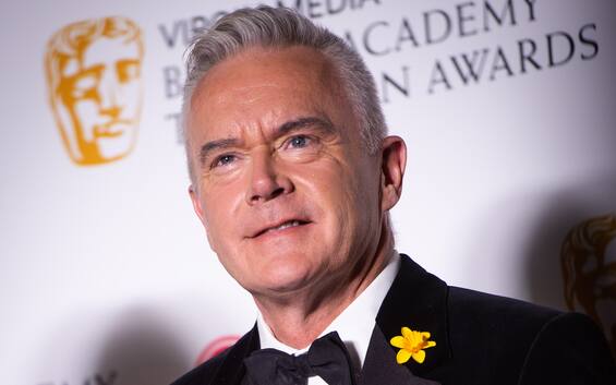 Huw Edwards, il presentatore Bbc indagato per aver pagato un minore per ...