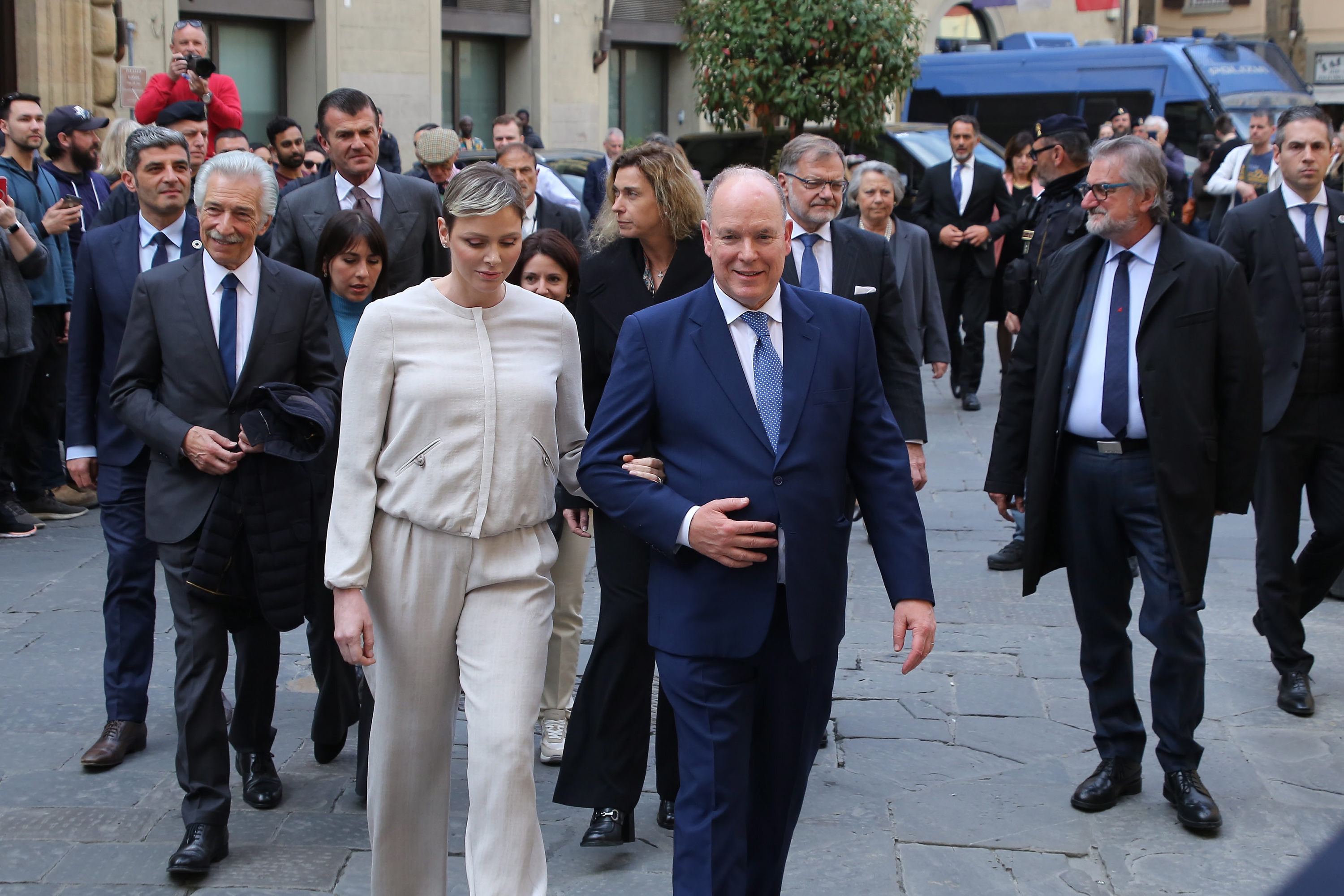 La fiamma olimpica è arrivata nel principato di Monaco accolta dai ...