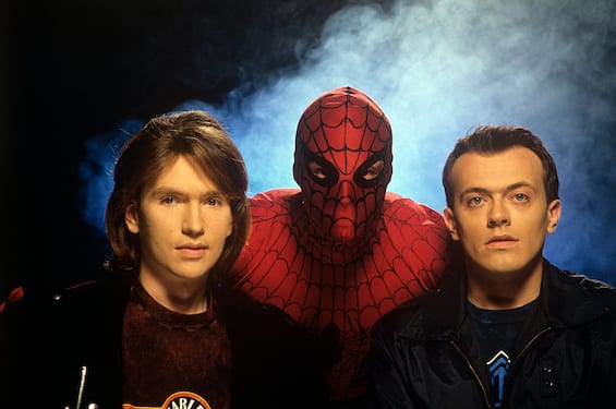 Hanno Ucciso l'Uomo Ragno, la storia del primo album degli 883 | Sky TG24