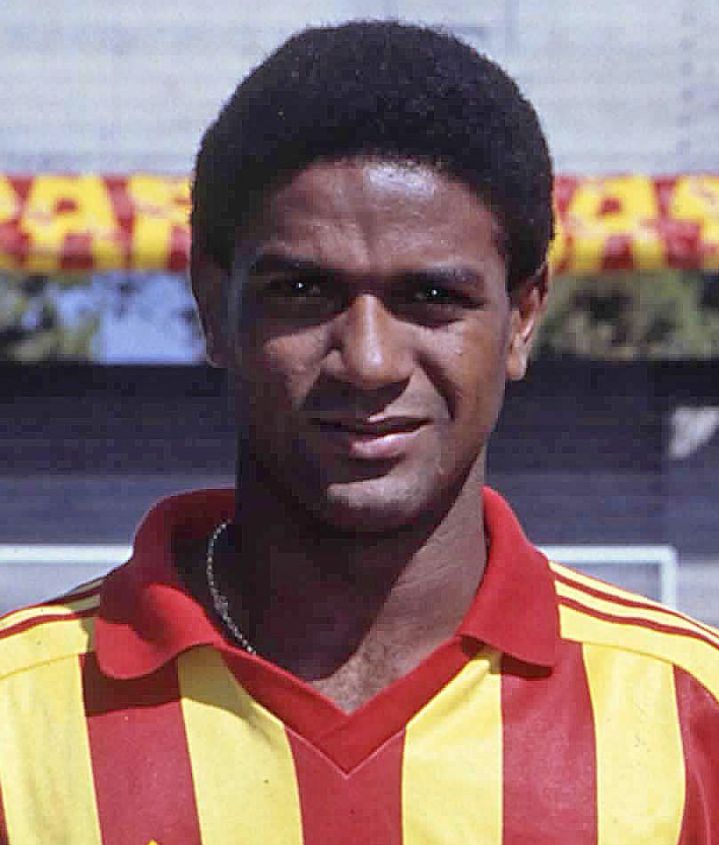 Il Lecce torna in Serie A: storia, curiosità e gli ex più famosi | Sky ...